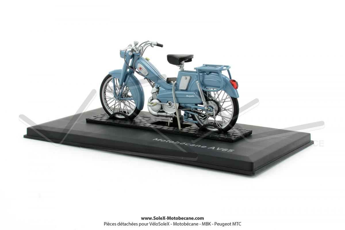 Miniature Mobylette Motobécane AV65 (1965) Bleue - éch.1/18e - Norev ...